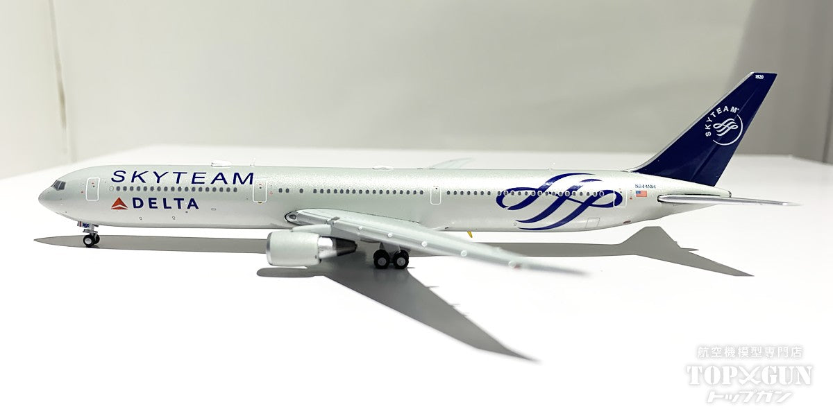 GeminiJets 767-400ER Delta Airlines Skyteam N844MH 1/400 GeminiJets 767-400ER Delta Airlines Skyteam N844MH 1/400